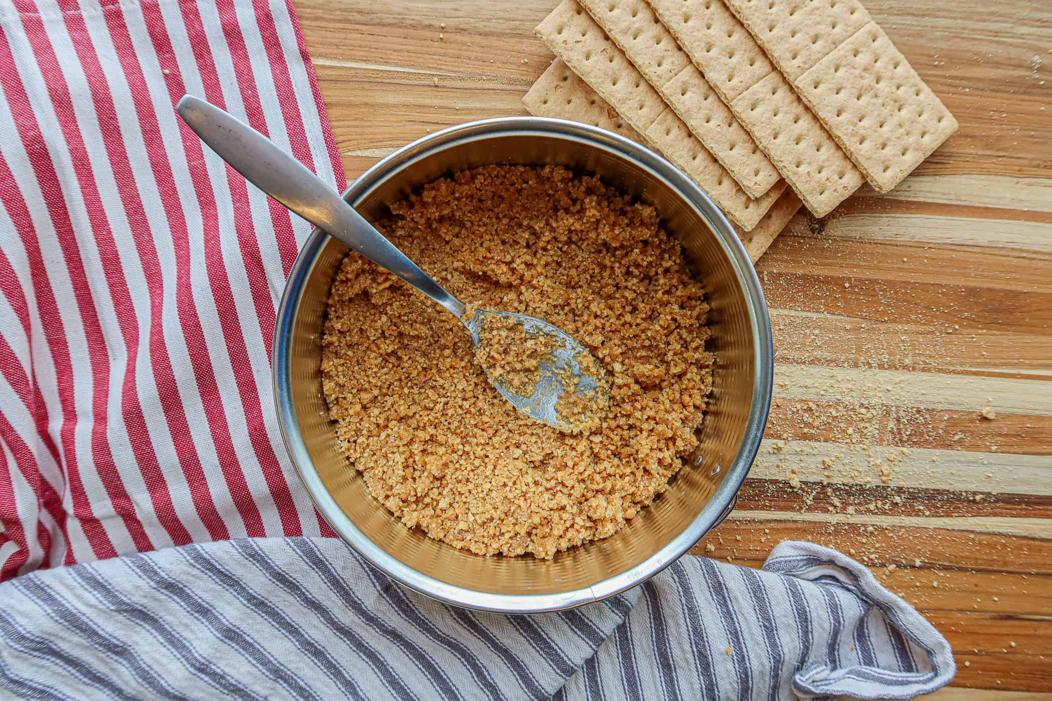 No Bake Graham Cracker Crust (Only 3 Ingredients)! - Garlic Salt & Lime