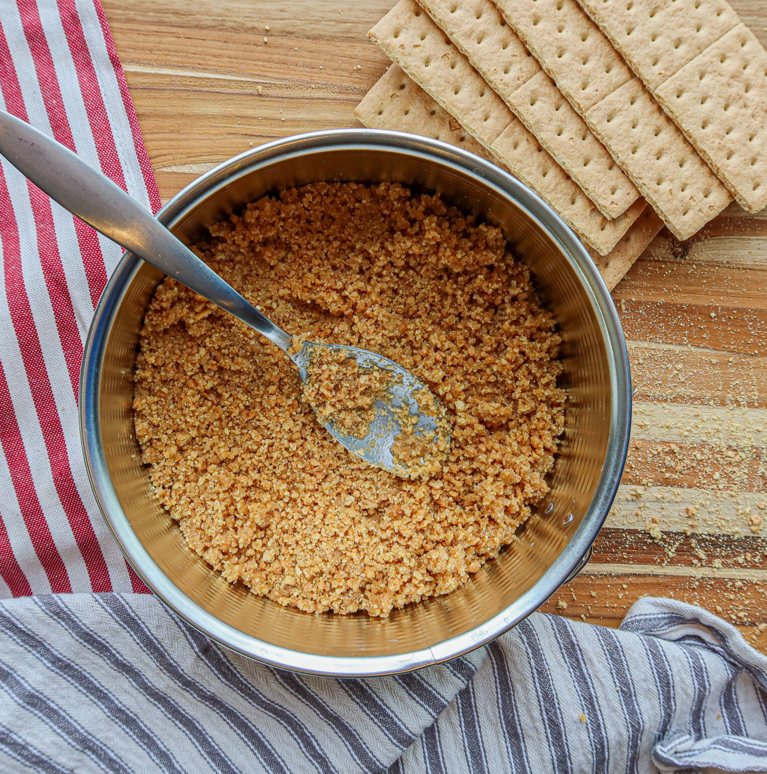No Bake Graham Cracker Crust (Only 3 Ingredients)! - Garlic Salt & Lime